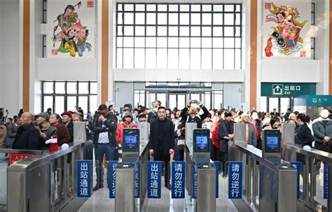 免费接送旅客超3 5万人次 松潘县哈尔滨式服务做好川青铁路摆渡工作 极目新闻