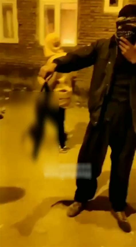 آدم On Twitter بابت انتشار فیلم عذرخواهی می‌کنم ؛ فقط به ثانیه ۱۷ که برای قاسملو سرکرده حرومی