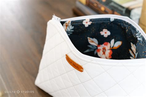 How To Sew A Small Makeup Bag With Zipper