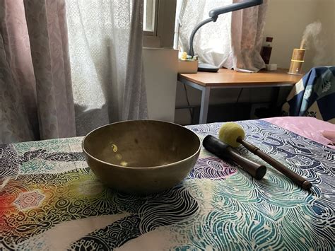 頌缽療癒客人回饋：若身心疲憊，頌缽有助於消除疲勞，因為讓你的氣流暢，身心舒服放鬆，就容易休息，是安頓身心的好方法。 琴心芳療