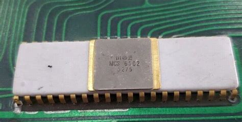 Mos Kim 1 6502 Computer Rare White Ceramic Gold Chips Cbm Commodore 4549940132