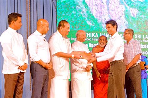 ජාතික නාමල් උයන රැකිගැනීමට දායක වූ මාධ්‍යයට ඇගයීම් Ada Online