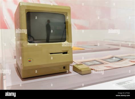 London Uk 23rd May 2017 Apple Macintosh 128k Computer 1984 The First Mass Market Personal