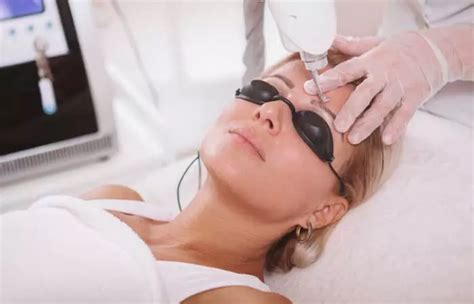 How To Get Rid Of A Unibrow Easy Methods For Sculpted Brows