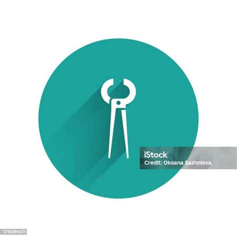 긴 그림자로 격리 된 흰색 집게와 펜치 아이콘 집게 는 산업 기계 배관 도구를 작동합니다 녹색 원 버튼입니다 벡터 일러스트레이션 갈고리 발톱에 대한 스톡 벡터 아트 및 기타