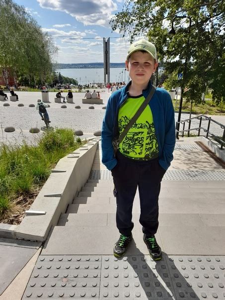 Я Максим мне 11 ищу девушку 10 13 лет занимаюсь видео монтажом живу в Глазове 2025