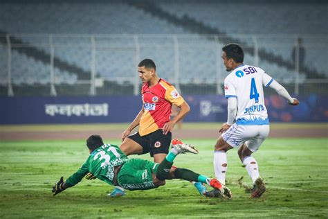 Jamshedpur Fc Score 2 1 Comeback Win At East Bengal Fc