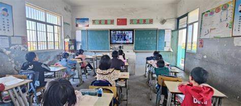 庐江县白湖镇中心学校引导少儿收看太空课堂感悟太空魅力凤凰网安徽凤凰网