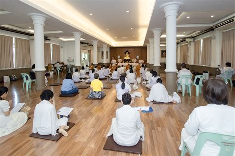 ถือศีล วัดศรีรัตนธรรมาราม โดย หลวงพ่อวิริยังค์ สิรินฺธโร