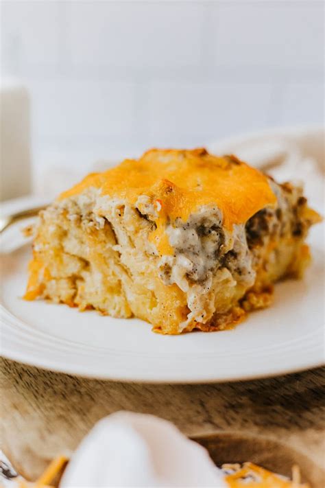 Biscuits And Gravy Casserole Easy Breakfast Casserole