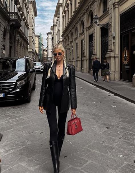 Jovic Milan Tifosi Rossoneri Pazzi Della Sexy Compagna Sofija