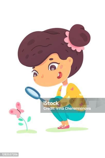 돋보기를 통해 나비를 보고 있는 소녀 시력 벡터 일러스트레이션 자연에 앉아 봄의 경이로움을 탐험 하는 작은 행복 한 아이 어린 시절의 교육 돋보기 광학 기기에 대한 스톡