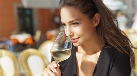 Alcohol Side Effects Excessive Drinking Can Lead To Vaginal Dryness