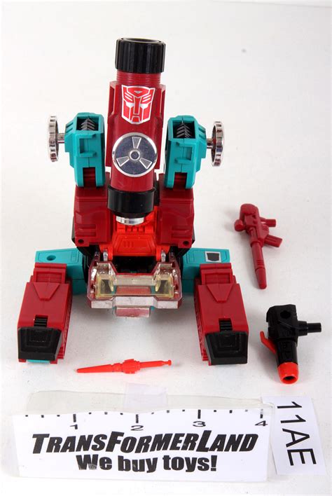 Complete Transformers® G1 Perceptor Sku 367491