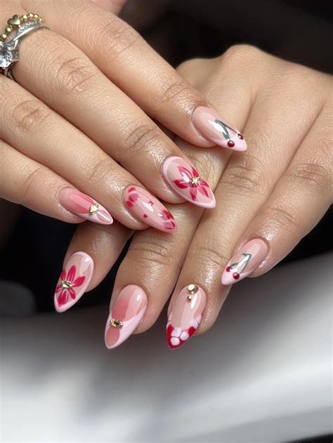 19 Cute Flower Nail Ideas For Simple Glam Pixelify