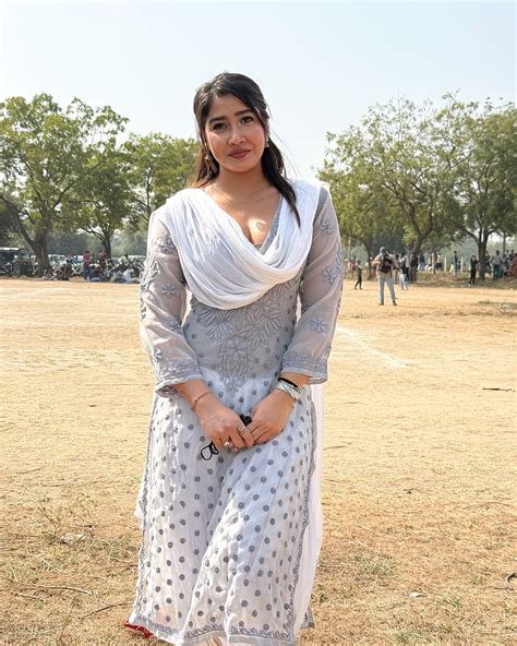 Sofia Ansari Sexy Instagram