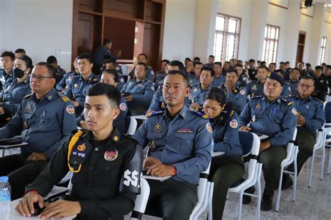 ឧត្តមសេនីយ៍ត្រី អេង ហ៊ី អញ្ជើញធ្វើបទឧទ្ទេសនាមស្តីពីដំណើរឆ្ពោះទៅការផ្តួលរំលំរបបប្រល័យពូជសាសន៍