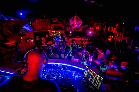 무료 이미지 나이트 클럽 빛 음악 회장 조명 디스코 전자 제품 마젠타 행사 Visual Effect Lighting 파티 공연 밤 디제이 단계