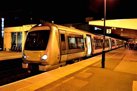 Along These Tracks Train Photos Site Night Photo Class 168216 Chiltern Railways Clubman Dmu