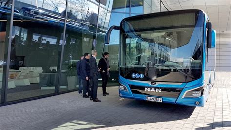 2020 წლისთვის დაპირებული 18 მეტრიანი ავტობუსები თბილისში 2023 წელსაც