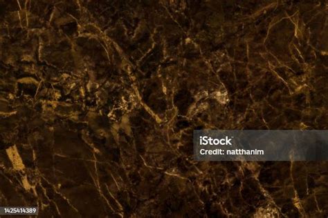 디자인 예술 작업을위한 황금색과 갈색 대리석 벽 질감 배경 고급 스러움과 현대와 타일 돌의 원활한 패턴 0명에 대한 스톡 사진 및 기타 이미지 Istock