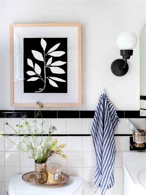 Bathroom Art Ideas For Walls