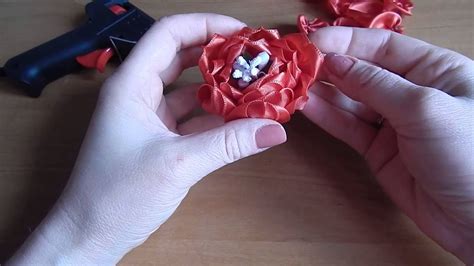 Цветы из ткани Как сделать пышный цветок из атласной ленты Diy Flowers Of Fabric Youtube