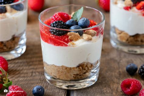 Brzi Cheesecake U čaši Savršen Desert U Trenu Brzi Cheesecake U čaši Savršen Desert U Trenu