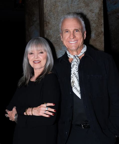 Pat Benatar And Neil Giraldos Epic Love Story Is Now A Musical Los Angeles Times