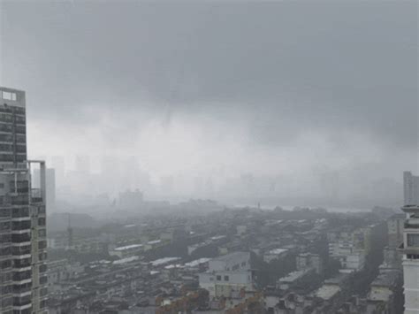 双预警齐发！注意防范暴雨和强对流天气