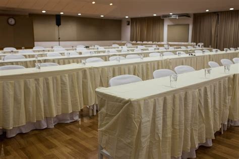 Premium Photo Empty Chairs And Tables In Row