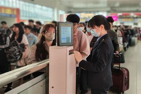 五一假期福州火车站客流高峰今日开始显现福州要闻新闻频道福州新闻网