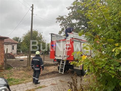 Сигнал за пожар във врачанско село вдигна на крак огнеборци снимки