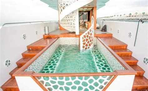Best Boat Rental Dubai 95ft Corporate Yacht Seahawk Yacht Dubai