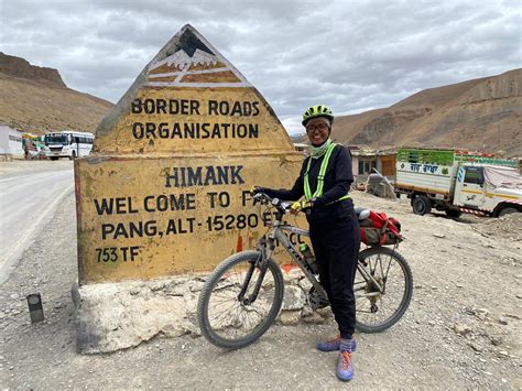 pooja sachin gaikwad a 35 year old trailblazer from vadodara redefines fitness through cycling
