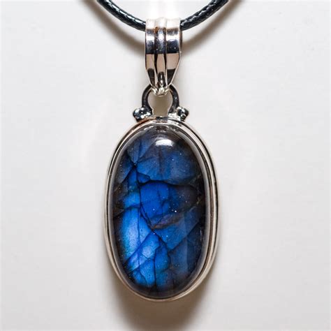Labradorite Closerstone