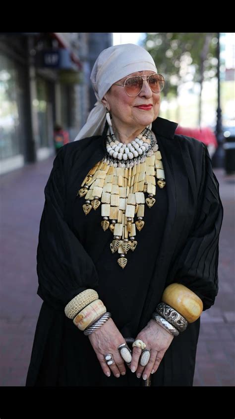 Pin On Fotografie Advanced Style Advanced Style Older Women Fashion