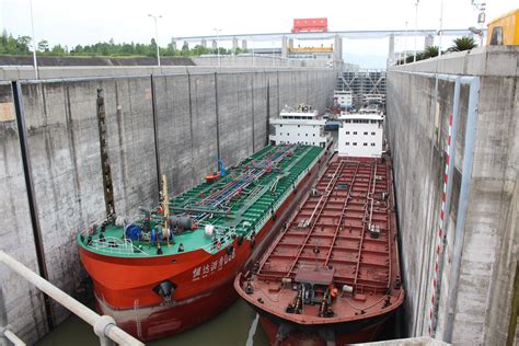 三峡水库陡涨九米 三峡船闸转五级运行 长江云 湖北网络广播电视台官方网站