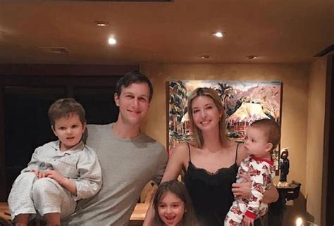 伊万卡三次穿 泳装”！从娇羞躲在丈夫身后，到如今大胆秀凹凸感 搜狐大视野 搜狐新闻