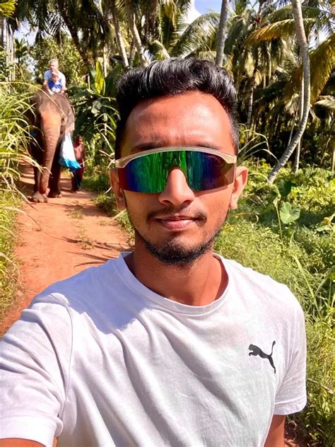 Thilina Weerasinghe National Tour Guide Sri Lanka • Good Hotels Sri Lanka