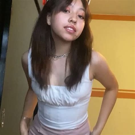 Itzel Ac Itzel On Threads