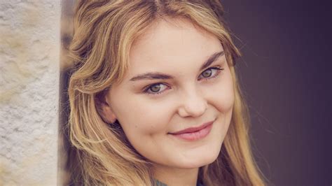 Laura Marks Instagram Twitter And Facebook On Idcrawl