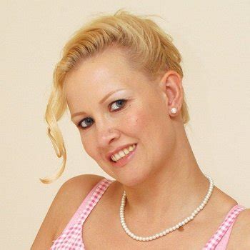 Peggy Sue Bio Read About Her Profile At Freeones