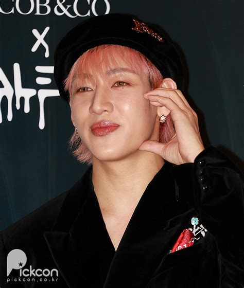 뱀뱀 매혹적 자태 [포토]