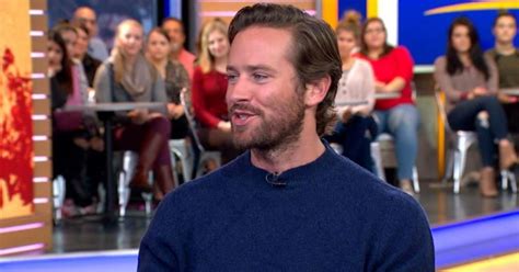 Арми Хаммер дал первое интервью после обвинений в насилии