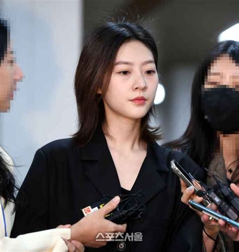 음주운전 김새론 벌금형 선고 이후 직접 공개한 근황 플로리스트 어렵다 네이트 연예