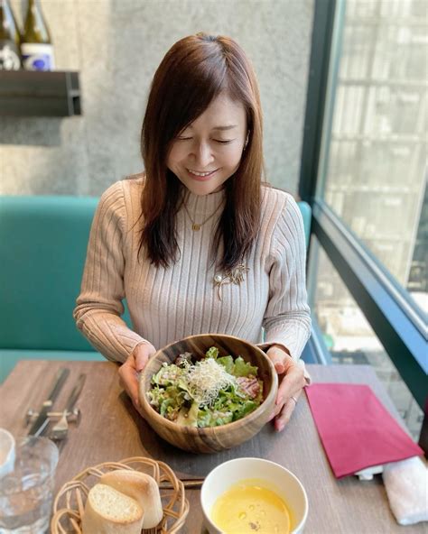 石塚かおり 秋 ゴルフ 久しぶりに一緒にラウンド Bsnテレビ「ゆうなび」ニュースキャスター 黒ちゃん（右） そしてbsnラジオ「石塚