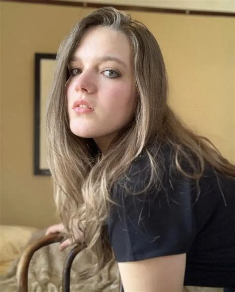 Me Slightly Sunburnt Scrolller