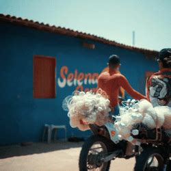 Selena Gomez Wall Painting Mural Gif Gifdb Com