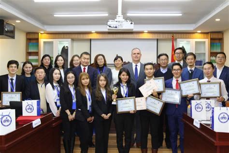 Олон улсын хүмүүнлэгийн эрх зүйн үлгэрчилсэн шүүхийн мэтгэлцээний тэмцээн амжилттай зохион